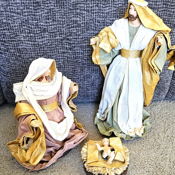 UnbrandedU | Holiday | The Christmas Holy Family Josephmarybaby Jesus ...